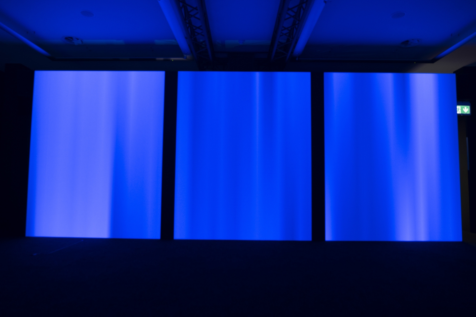 UNDERWATER - Installation - Circus Family